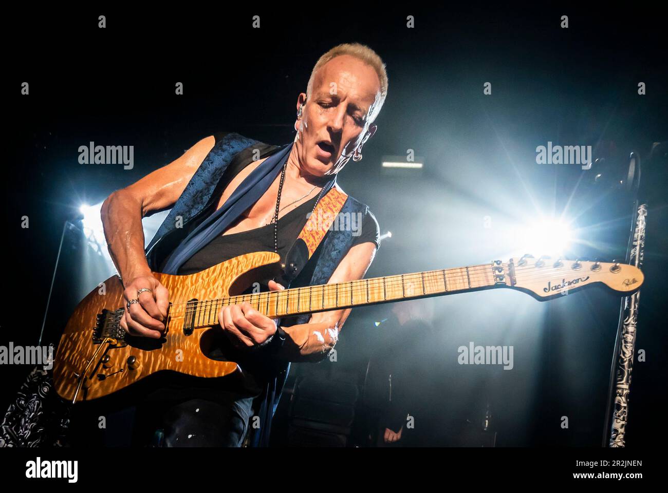 Phil collen of def leppard hi-res stock photography and images - Alamy