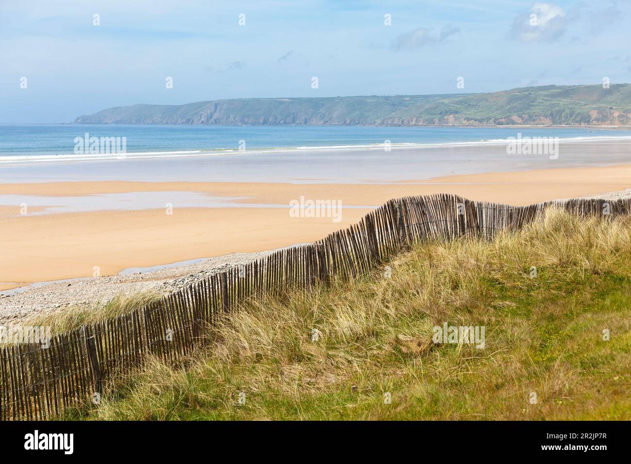 Shot fence on beach hi-res stock photography and images - Alamy