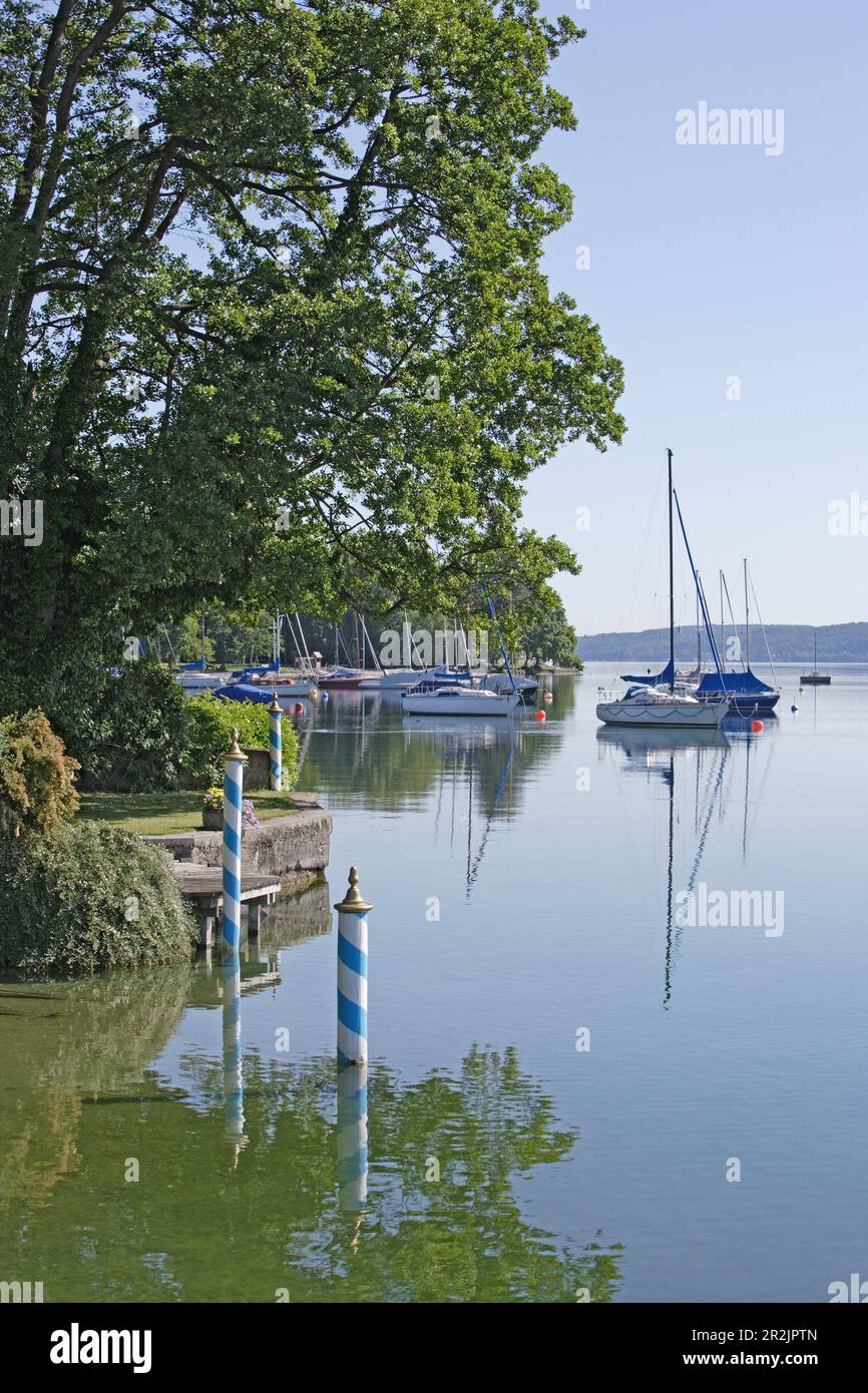 Boats anchoring near the bank of lake Starnberg, Tutzing, Bavaria, Gernany Stock Photo - Alamy