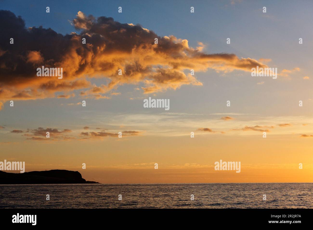 Sunset at the west coast of La Reunion, Indian Ocean Stock Photo - Alamy