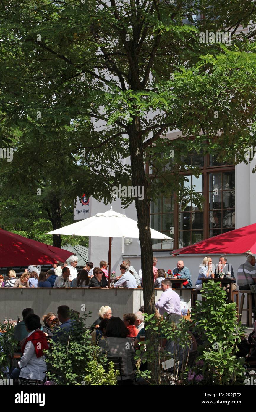 Terrace of restaurant der Pschorr, Viktualienmarkt, Munich, Upper ...