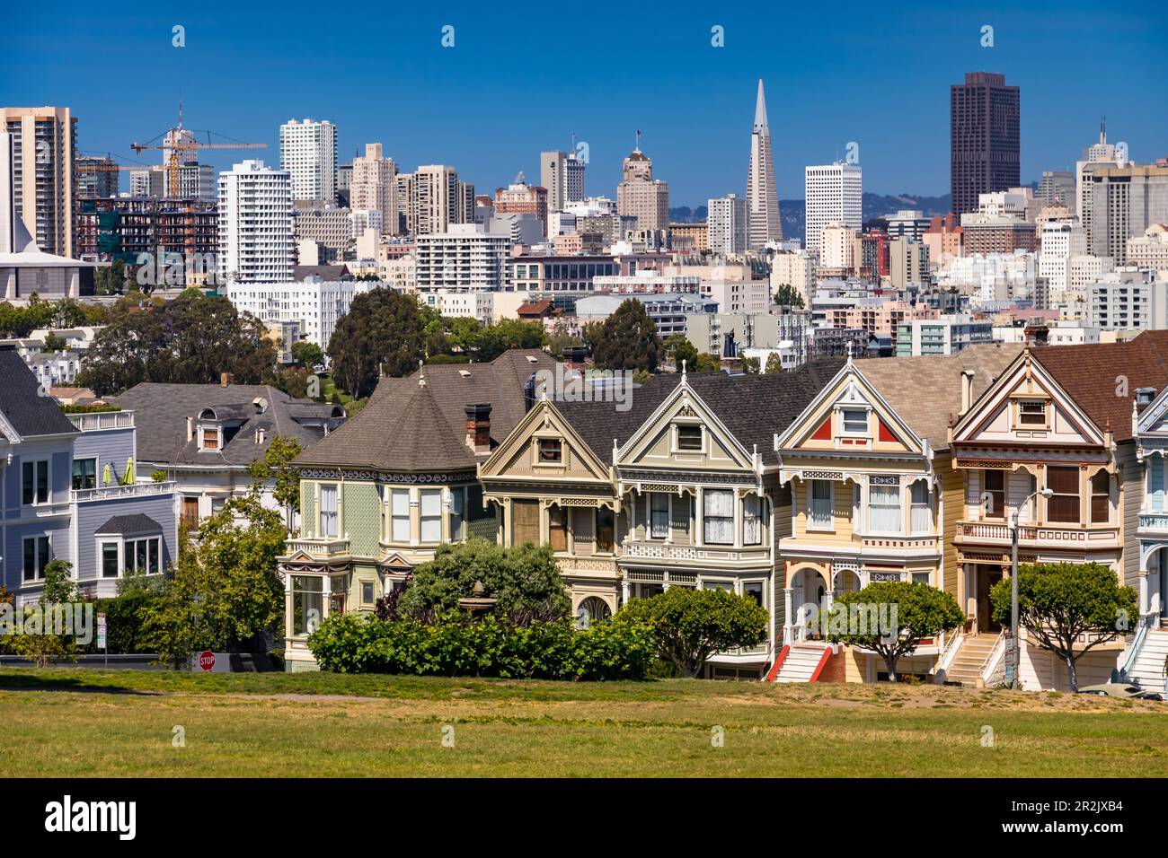 The postcard row of the painted ladies is a classic photo motif in San ...