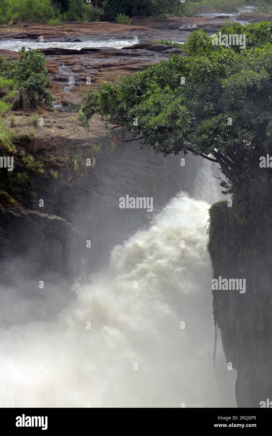 Uganda; Northern Region on the border with the Western Region ...