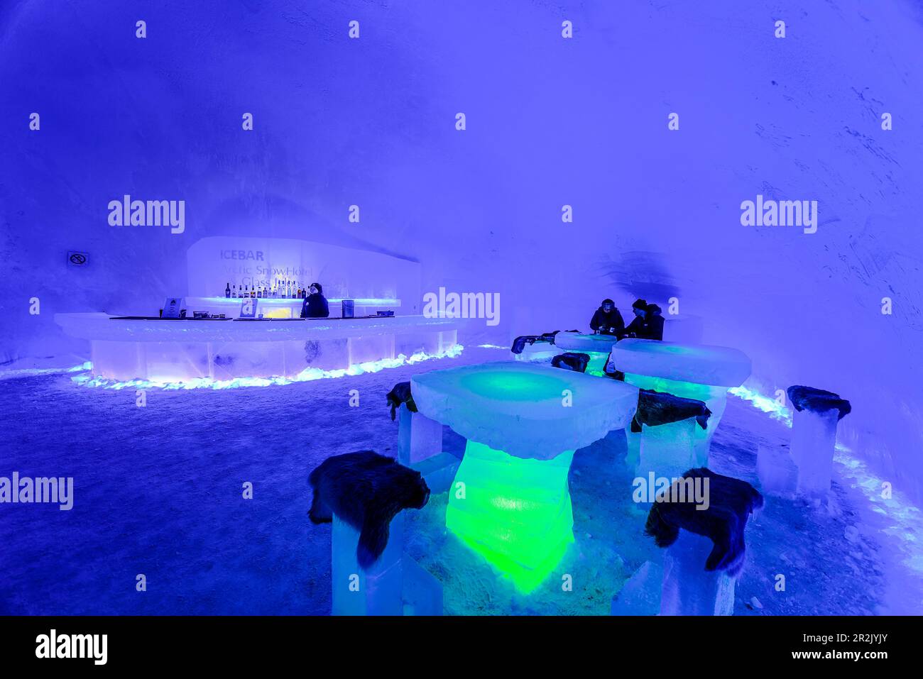 Green bar stools hi-res stock photography and images - Alamy