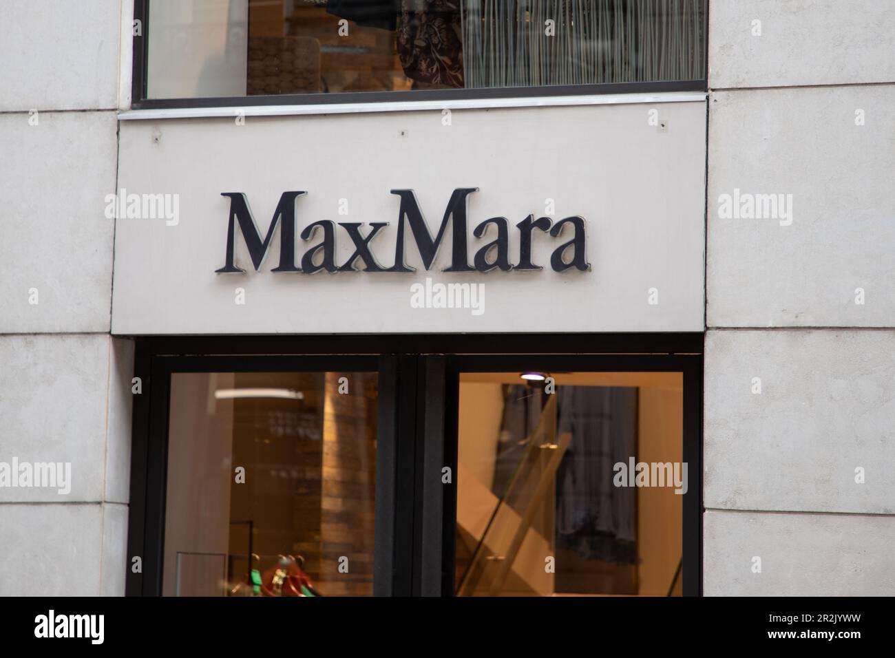 Max mara logo hi-res stock photography and images - Alamy
