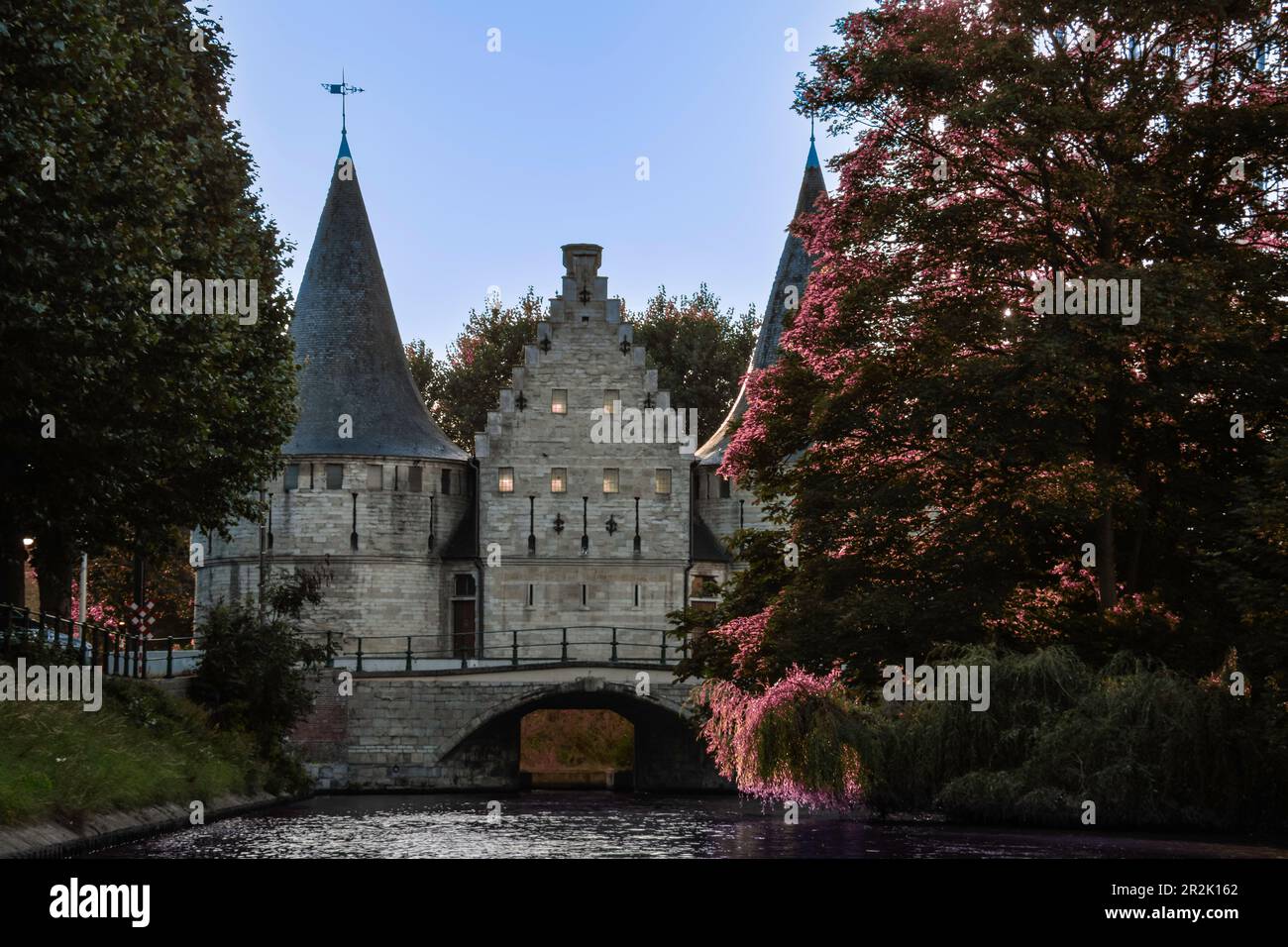 River stone wallpaper hi-res stock photography and images - Alamy