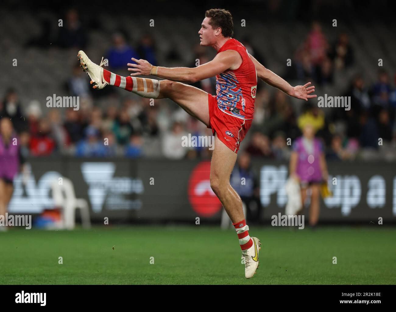 Hayden McLean of the Swans kicks the winning goal during the AFL Round ...