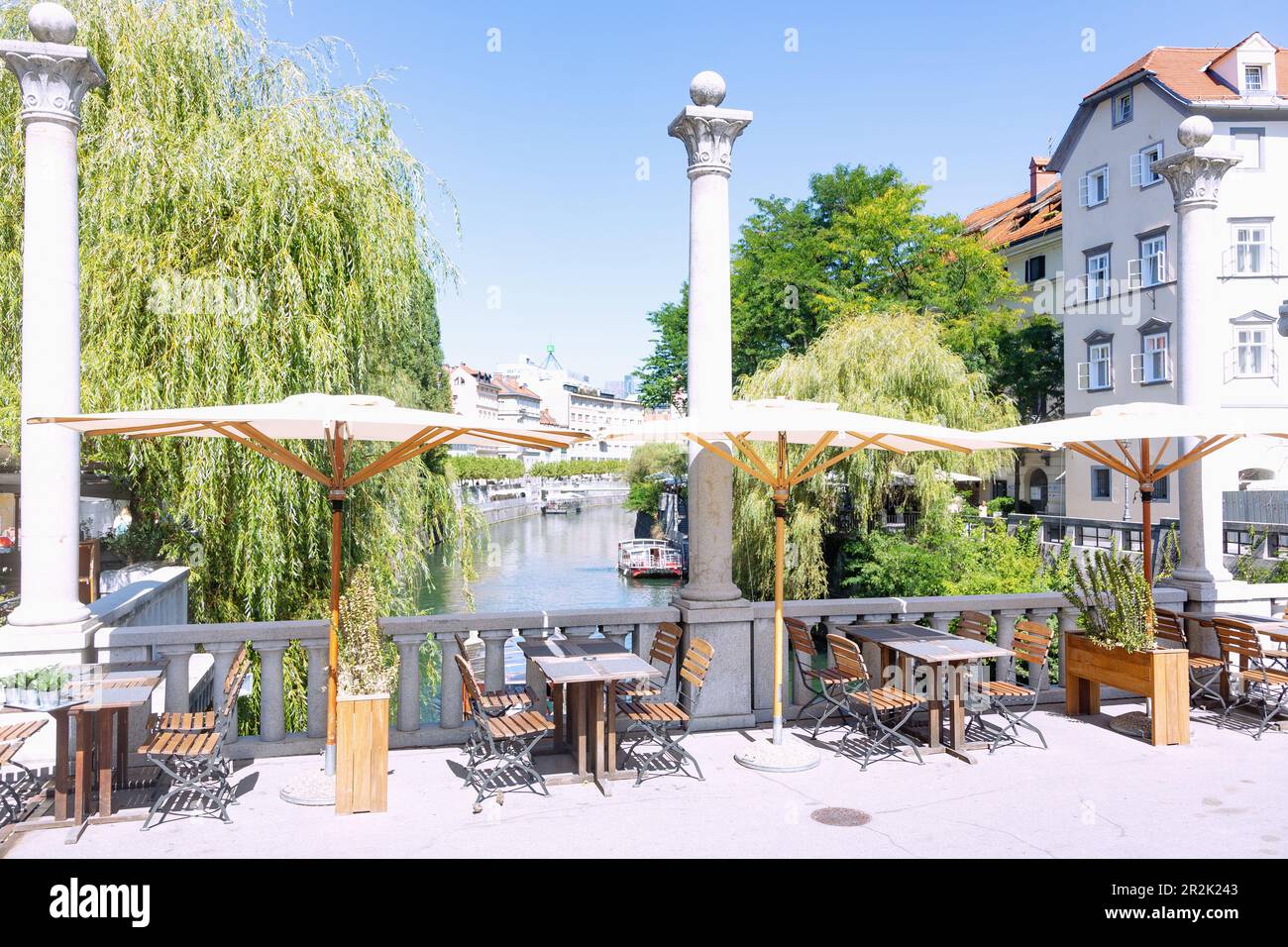 Ljubljana; river Ljubljanica; Cevljarski most, Cobbler's Bridge Stock ...