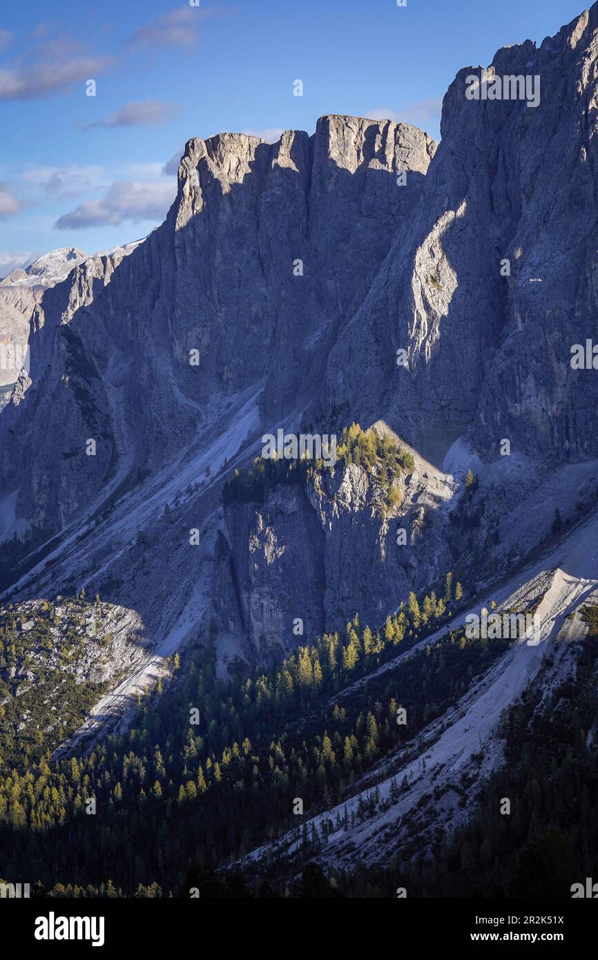 Hiking in the Puez-Geisler Nature Park, Lungiarü, Dolomites, Italy ...