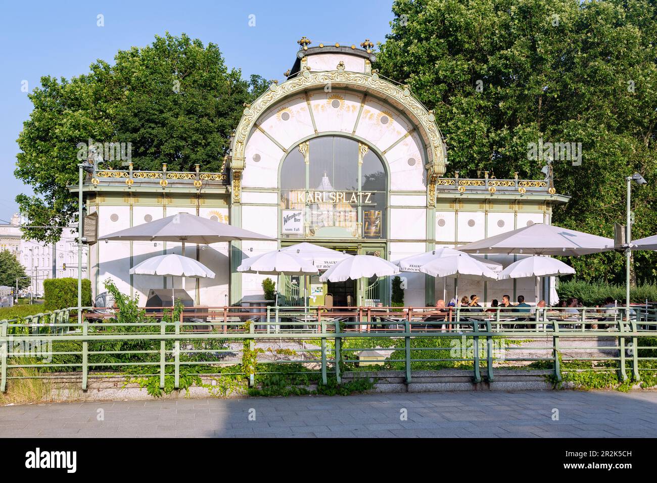 Vienna; Karlsplatz, Otto Wagner Pavilion Karlsplatz Stock Photo - Alamy
