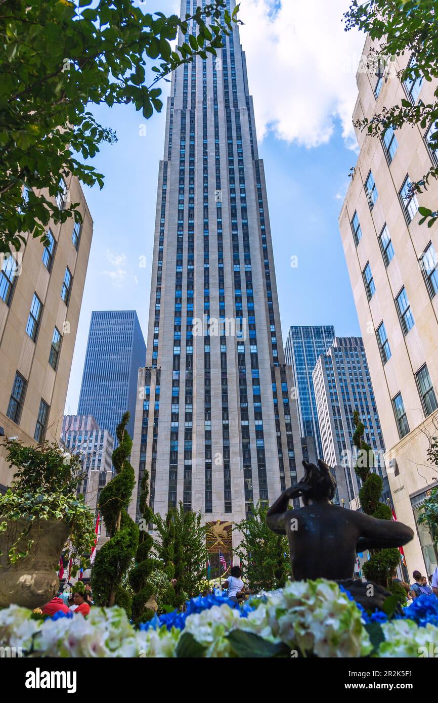 New York City, Manhattan, Midtown, Rockefeller Center, Channel Gardens ...