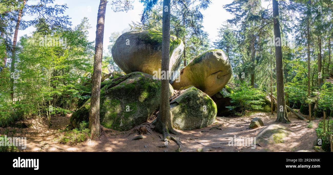 Rock labyrinth Luisenburg, Wunsiedel Stock Photo - Alamy