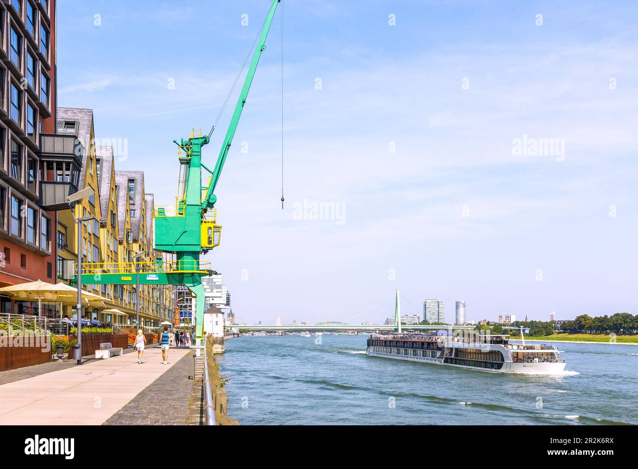 Cologne; Rheinauhafen, Siebengebirge; loading crane Stock Photo - Alamy