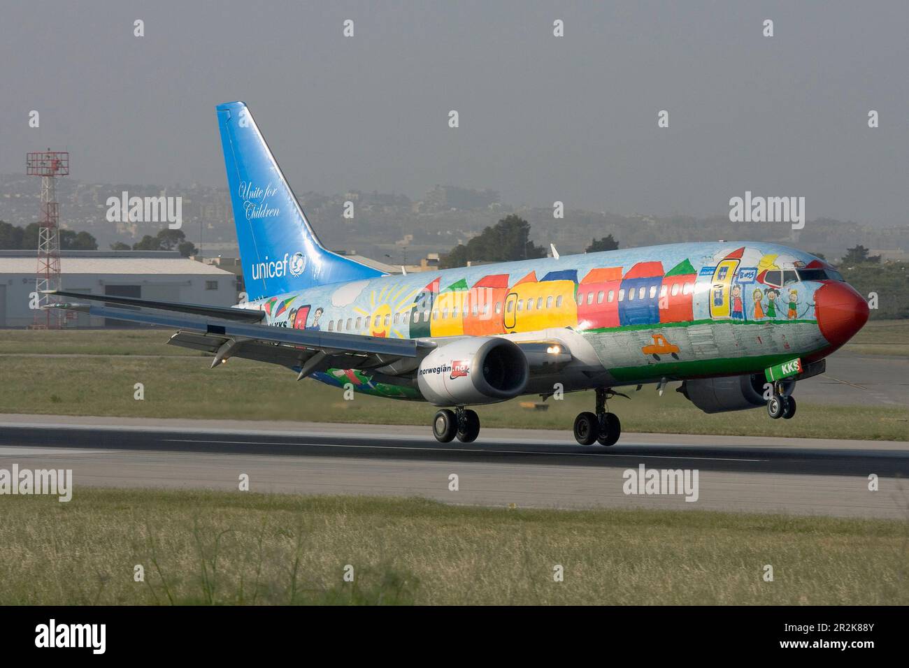Norwegian Air Shuttle Boeing 737-33A (REG: LN-KKS) in special UNICEF ...
