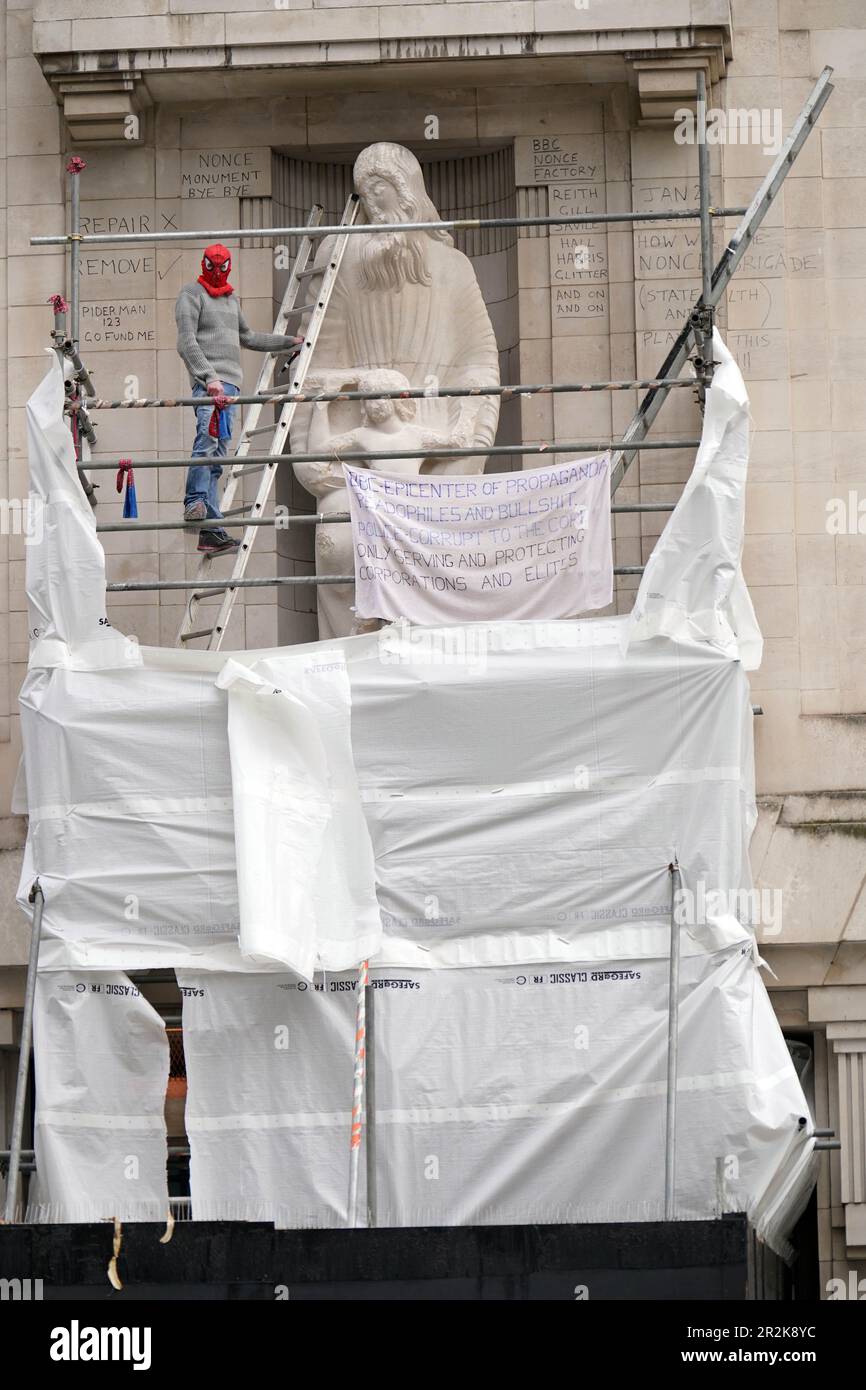 Ariel statue hi-res stock photography and images - Alamy