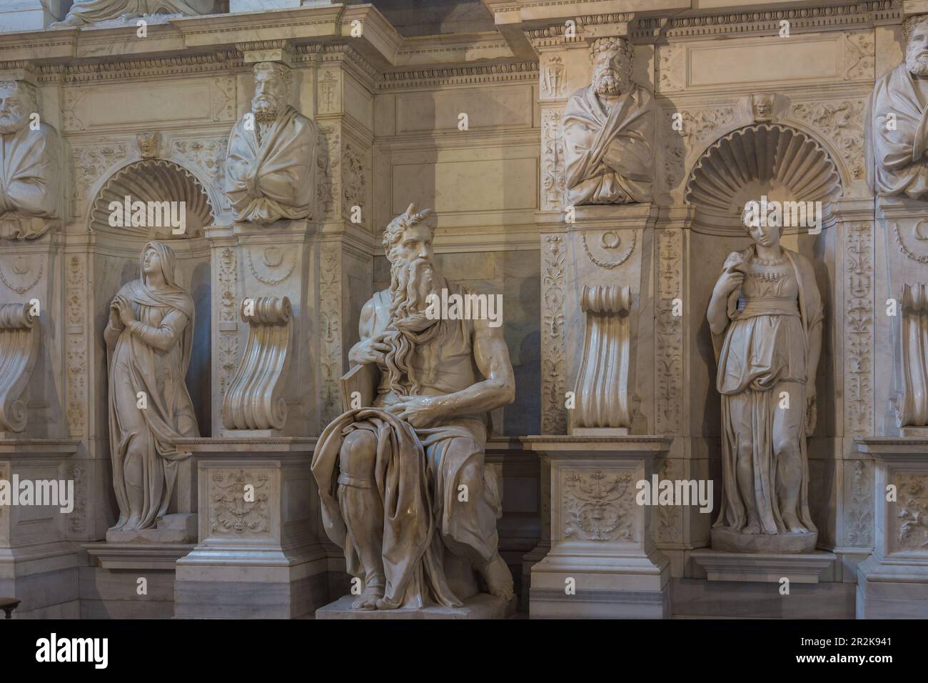 Rome, San Pietro in Vincoli, tomb of Pope Julius II with Moses by ...
