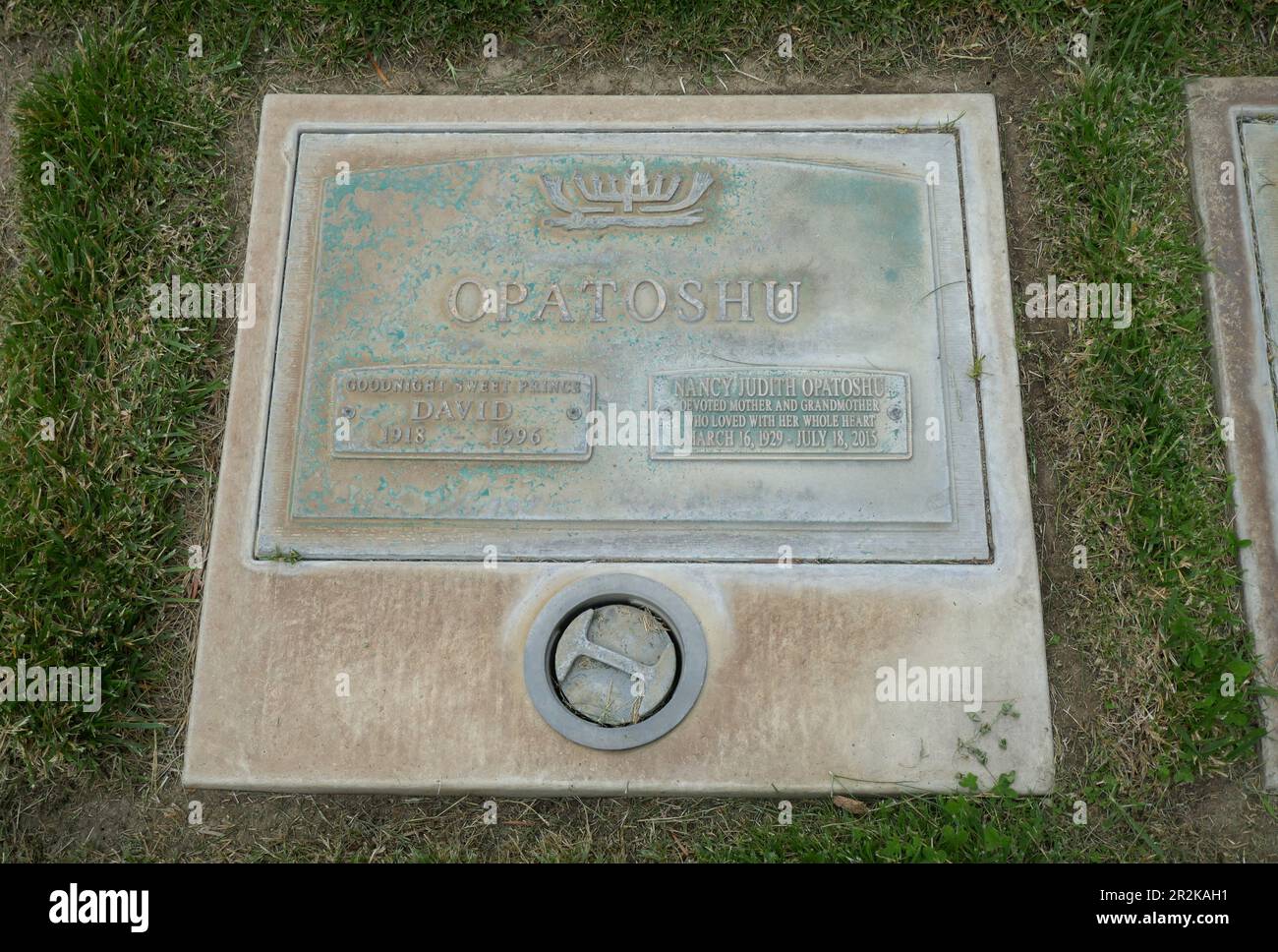 Los Angeles, California, USA 18th May 2023 Actor David Opatoshu Grave ...