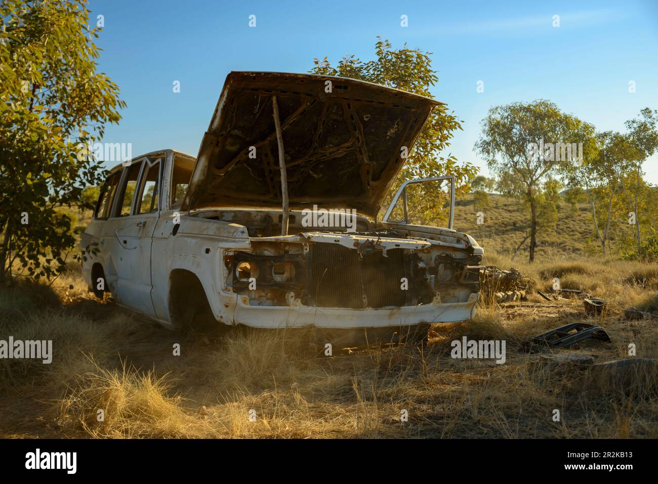 Broken wreck car in the Australian Outback. Desert on the stuart ...