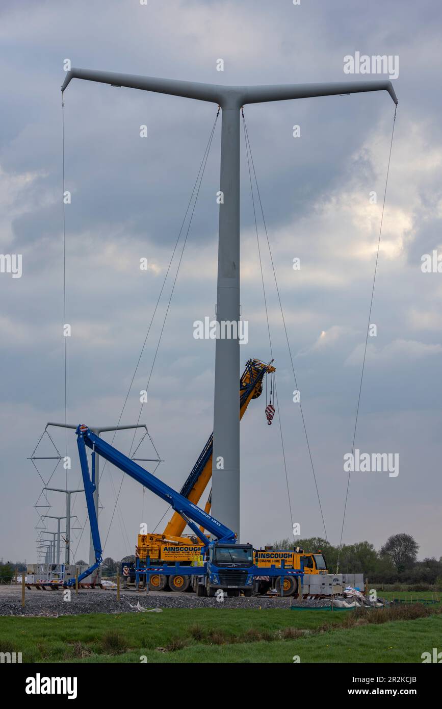 Crane and hydraulic platform Stock Photo - Alamy