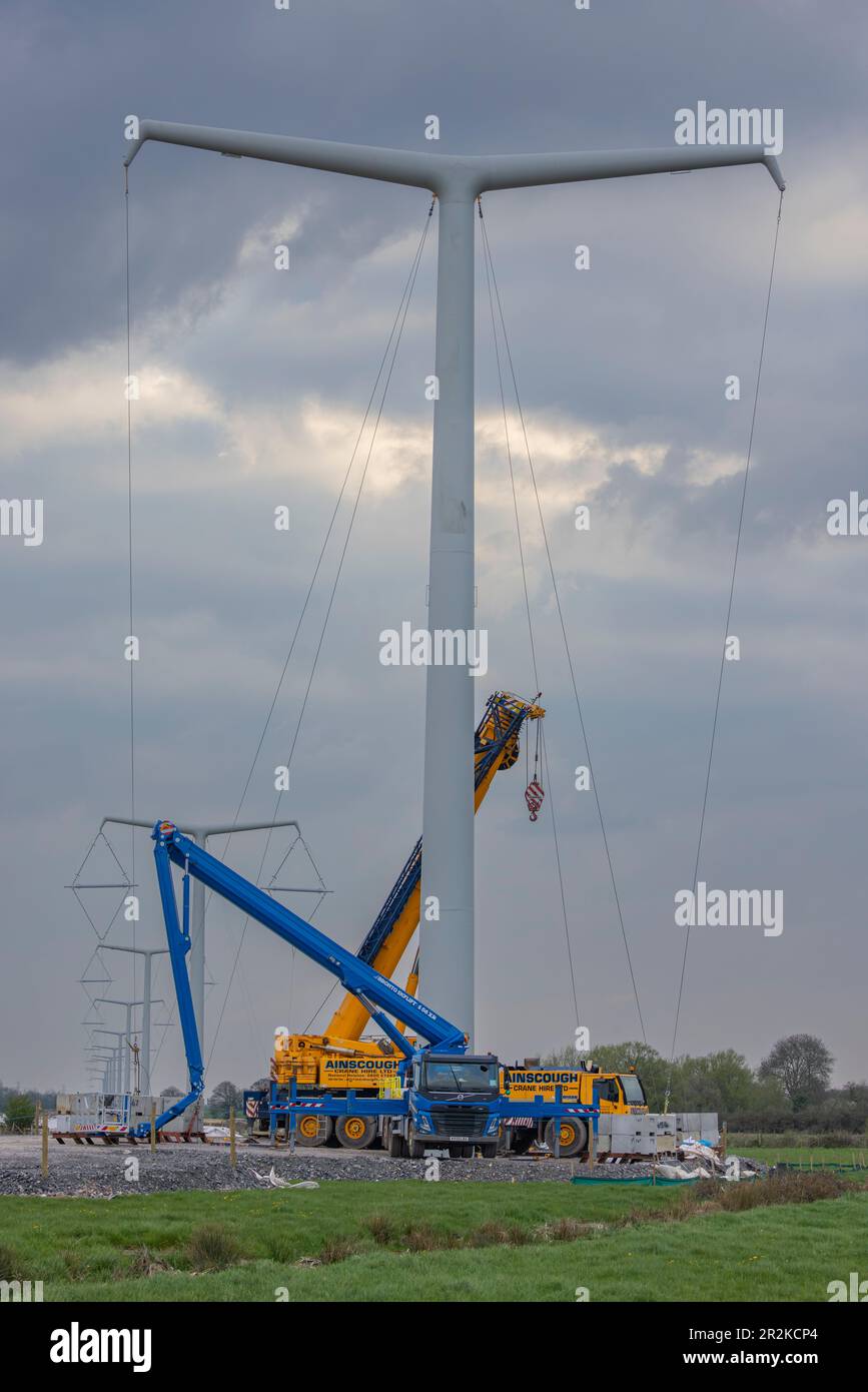 Crane and hydraulic platform Stock Photo - Alamy