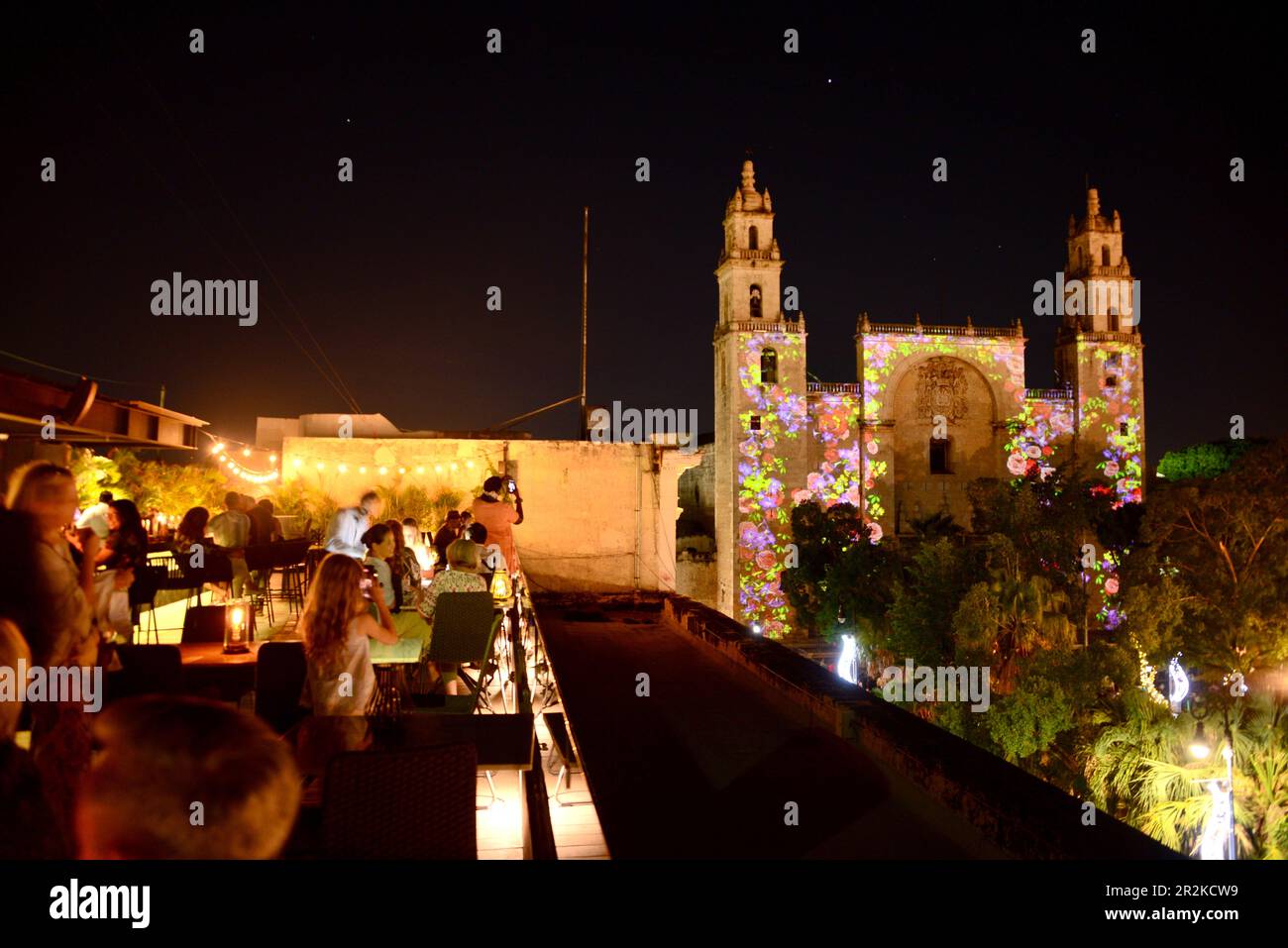 Merida mexico zocalo catedral hi-res stock photography and images - Alamy