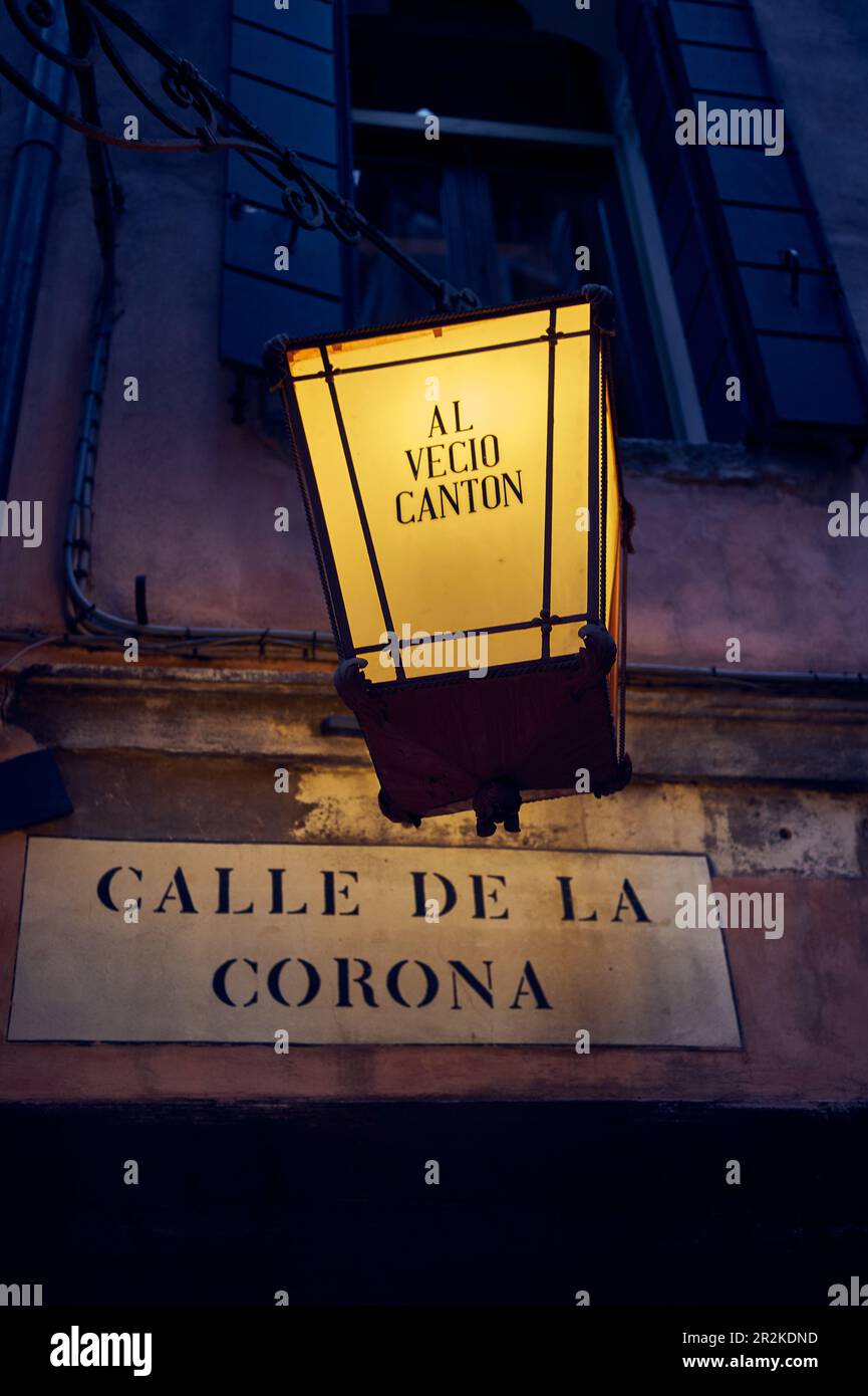 Lantern of the Al Vecio Canton restaurant on Calle de la Corona, Venice ...