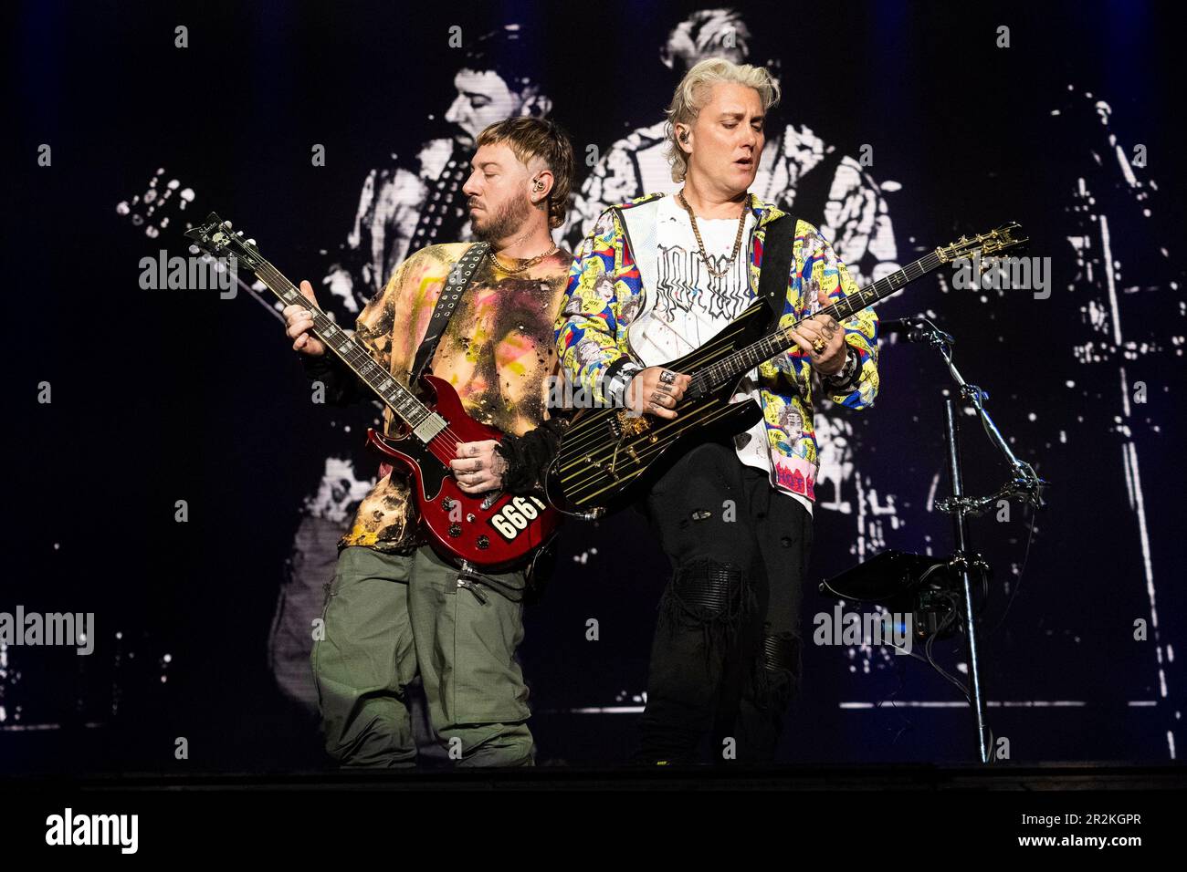 Zacky Vengeance And Synyster Gates Guitarists Zacky Vengeance L