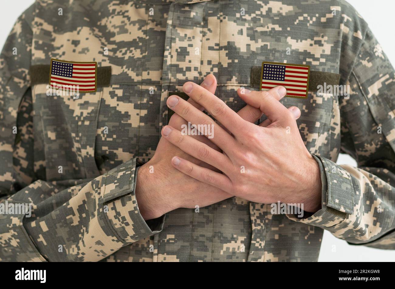Soldier: Man In Uniform Praying Stock Photo - Alamy