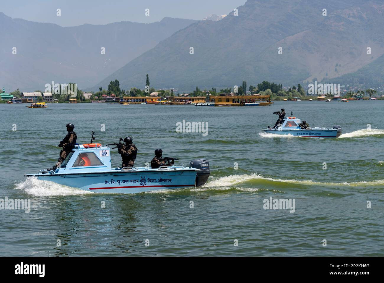Srinagar, India. 20th May, 2023. Indian paramilitary commandos perform a special security drill ...