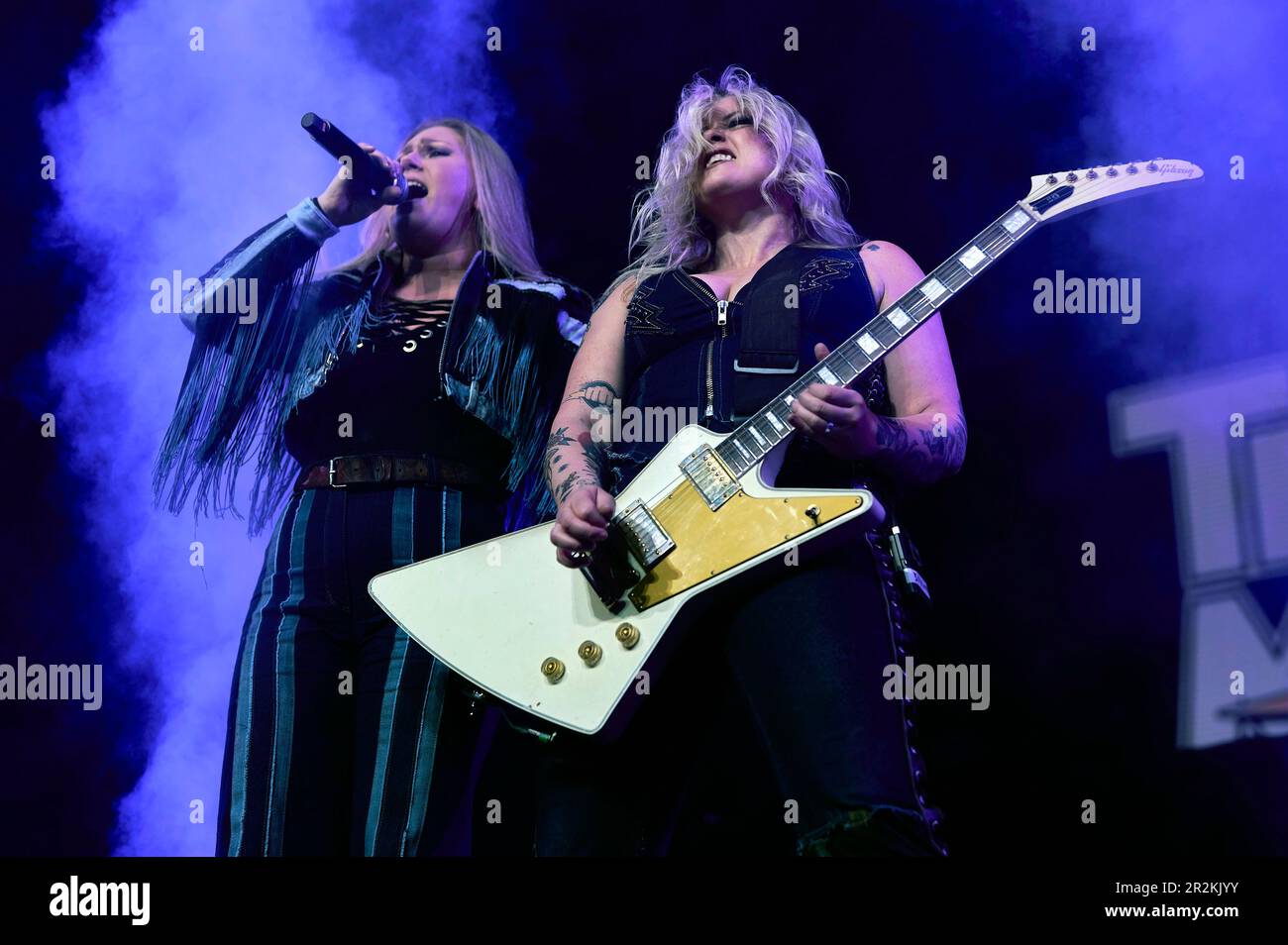 Hannover, Deutschland. 19th May, 2023. Linnea Vikström und Filippa ...