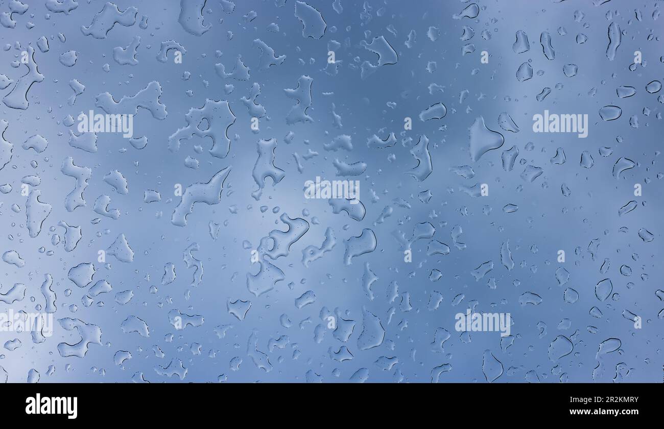 Water drops on glass macro hi-res stock photography and images - Alamy