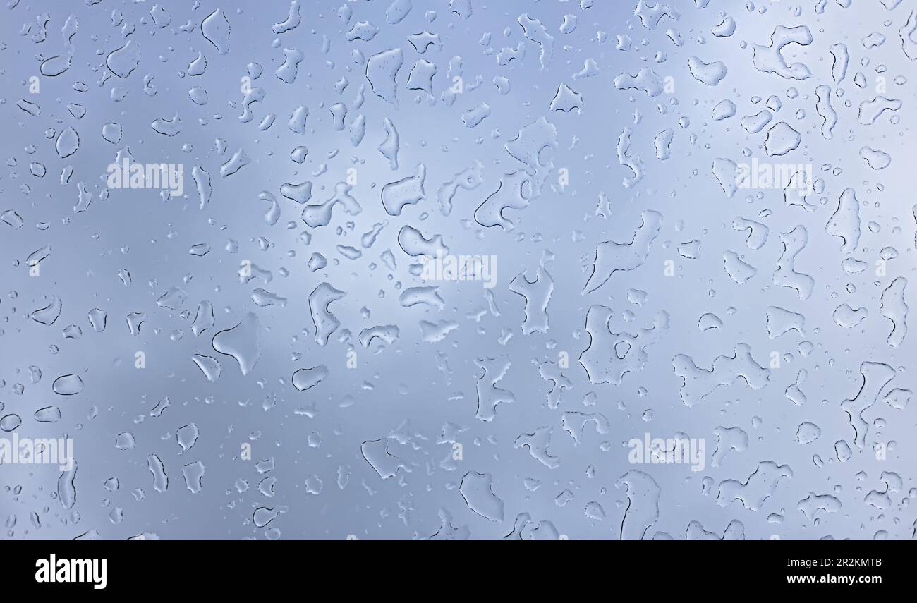 Water drops on glass macro hi-res stock photography and images - Alamy
