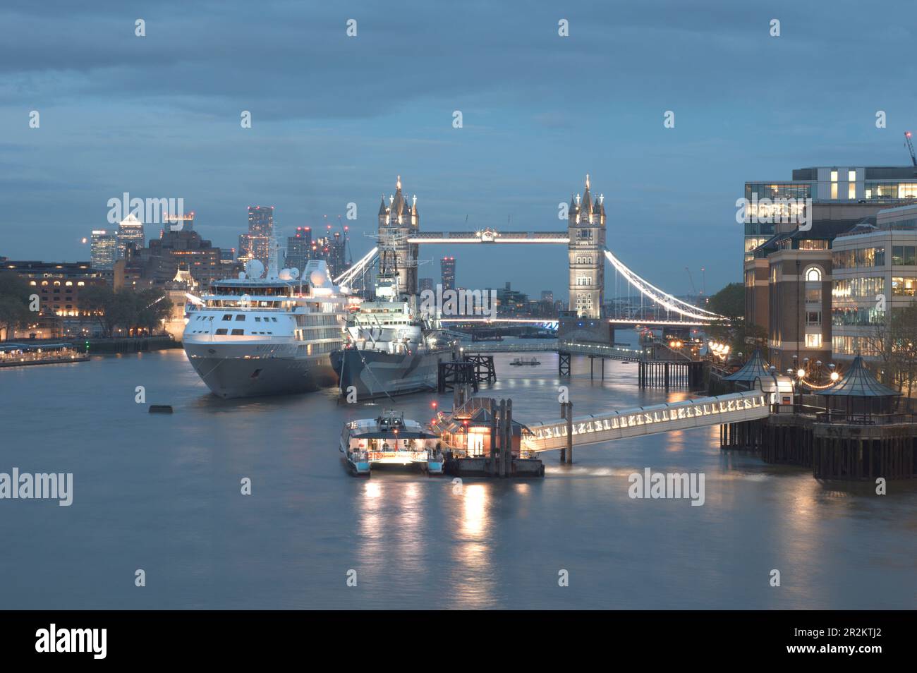 Silver Wind, Tower Bridge, London, England Stock Photo - Alamy