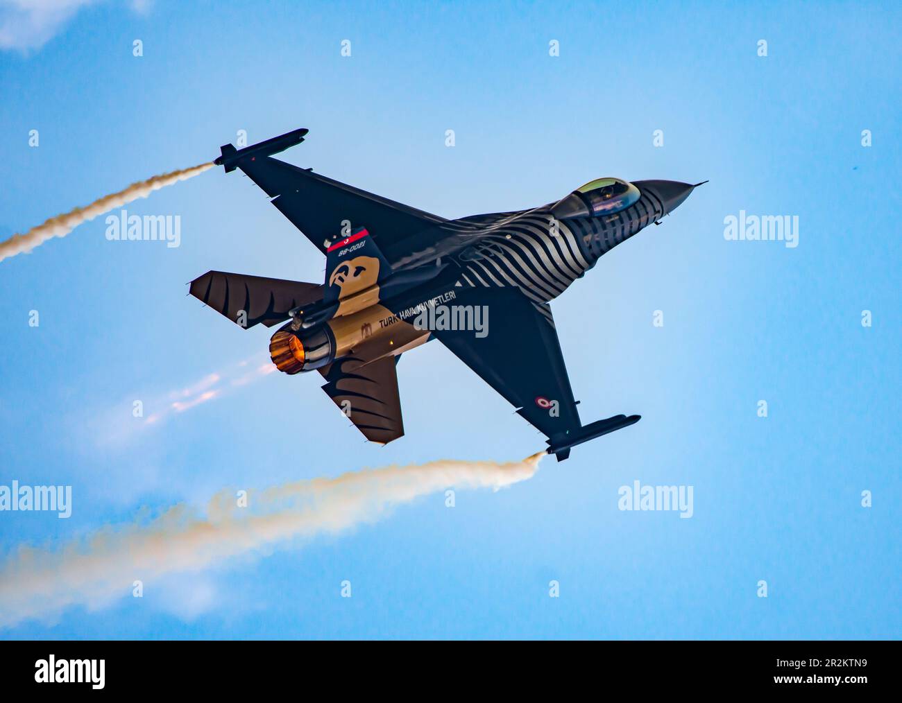 Soloturk Air Aerobatics Show in Teknofest Istanbul, For this role, the ...