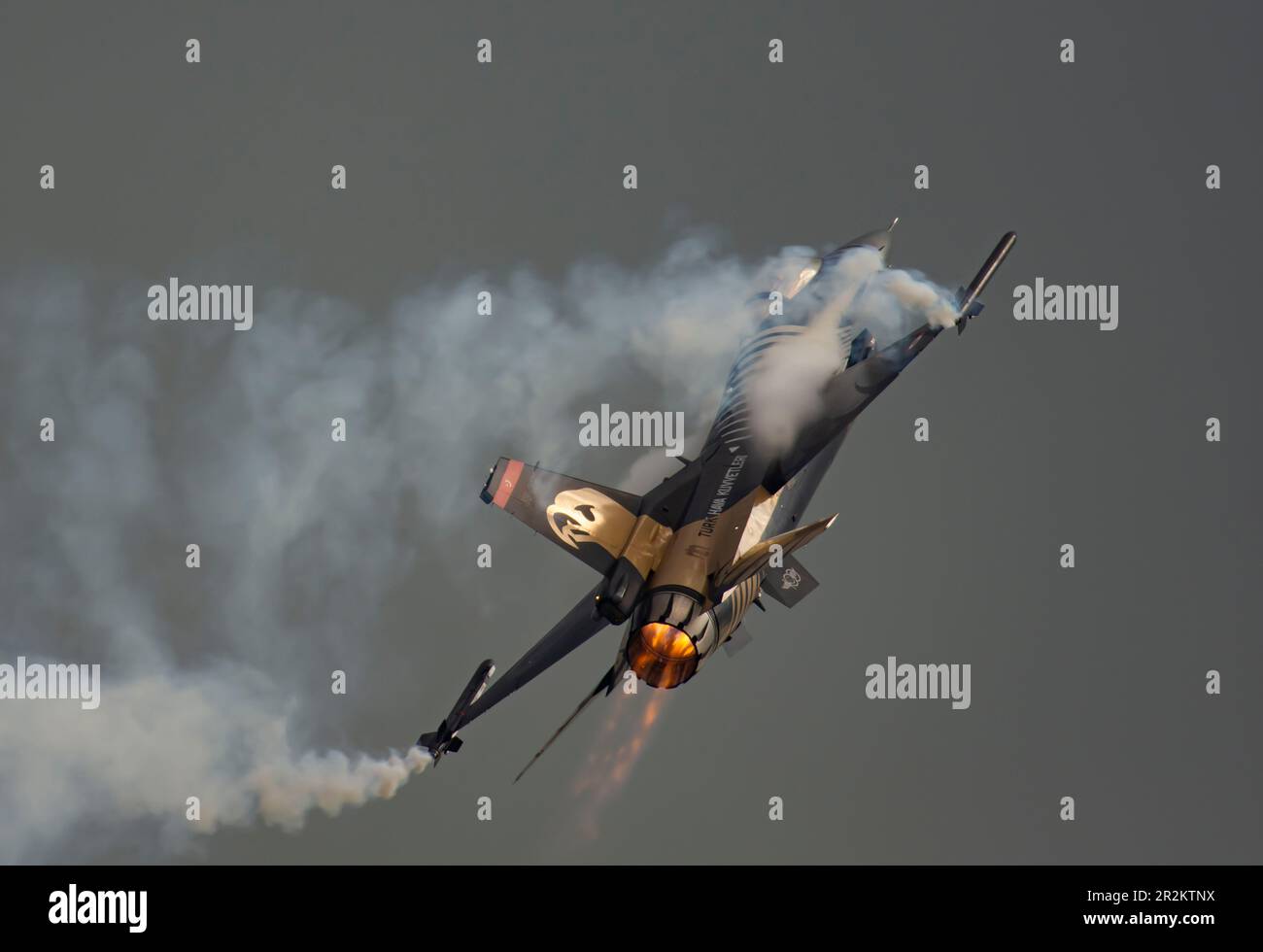 Soloturk Air Aerobatics Show in Teknofest Istanbul, For this role, the ...