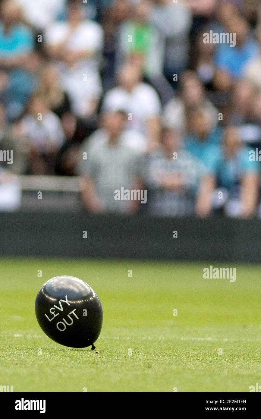 London, UK. 20th May, 2023. A ‘Levy Out' black balloon lands on the ...