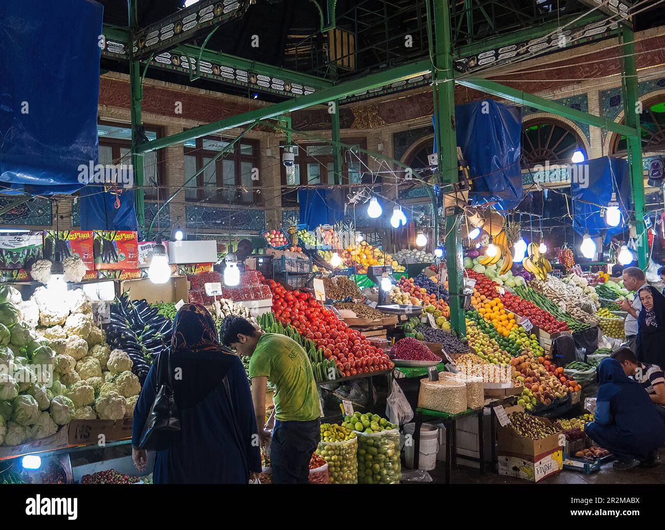 Teheran night hi-res stock photography and images - Alamy