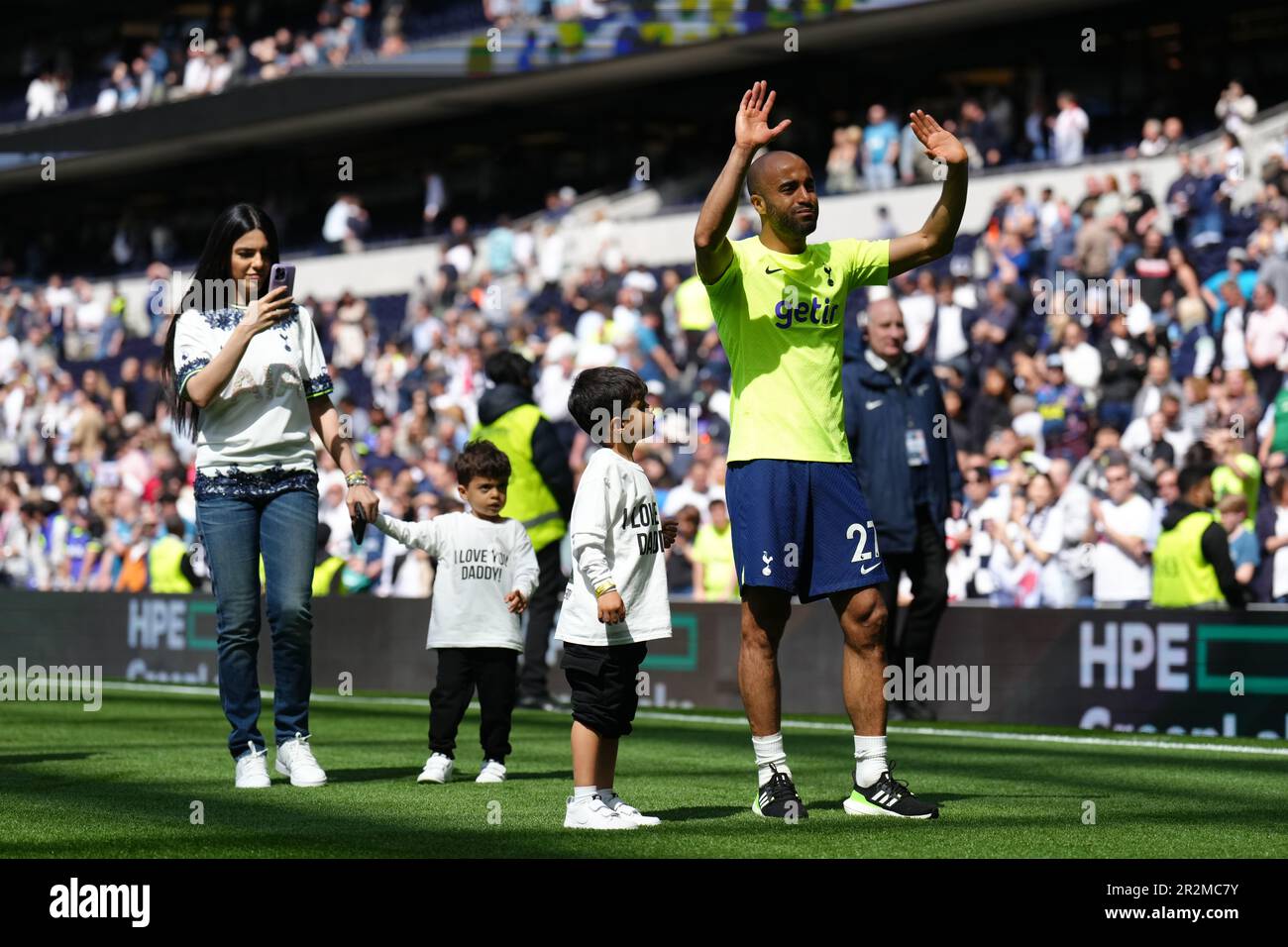 Lap of honour brentford hi-res stock photography and images - Alamy