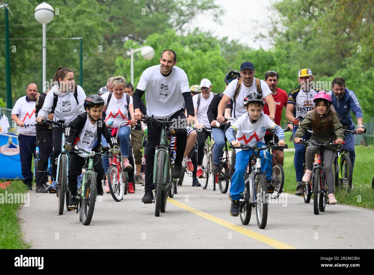 Pony tourjezero hi-res stock photography and images - Alamy