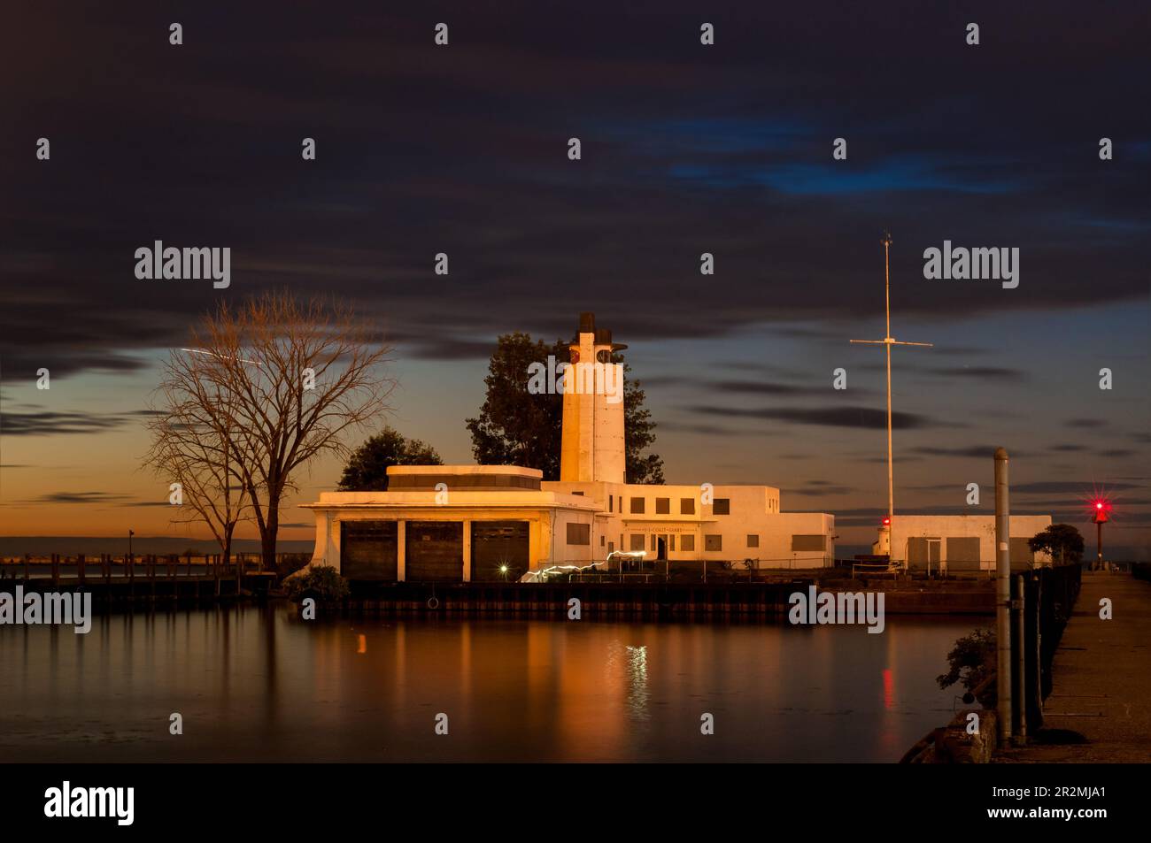 The old Cleveland Coast Guard station on Lake Erie, a popular ...