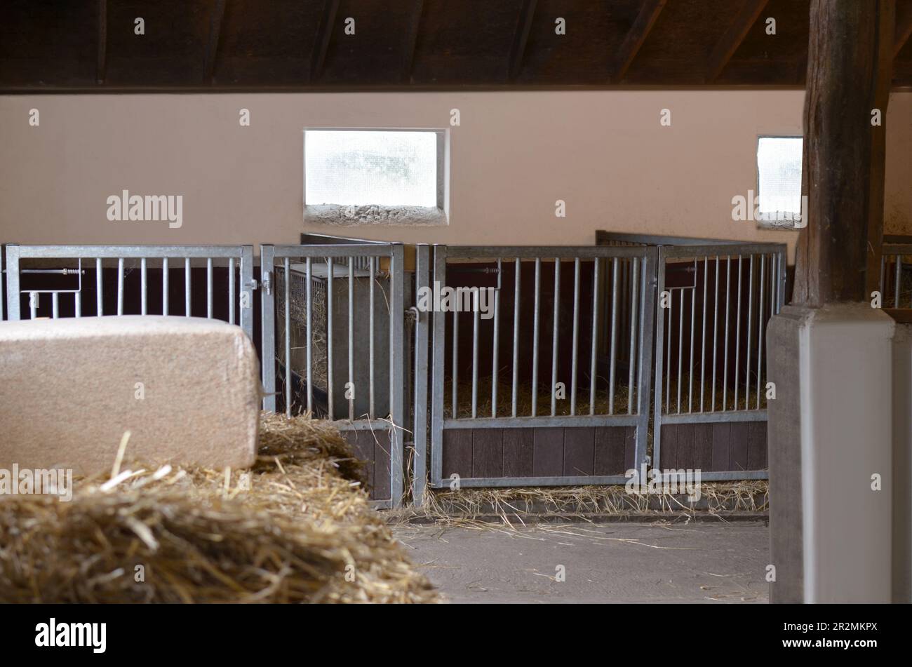 Empty hay barn hi-res stock photography and images - Alamy