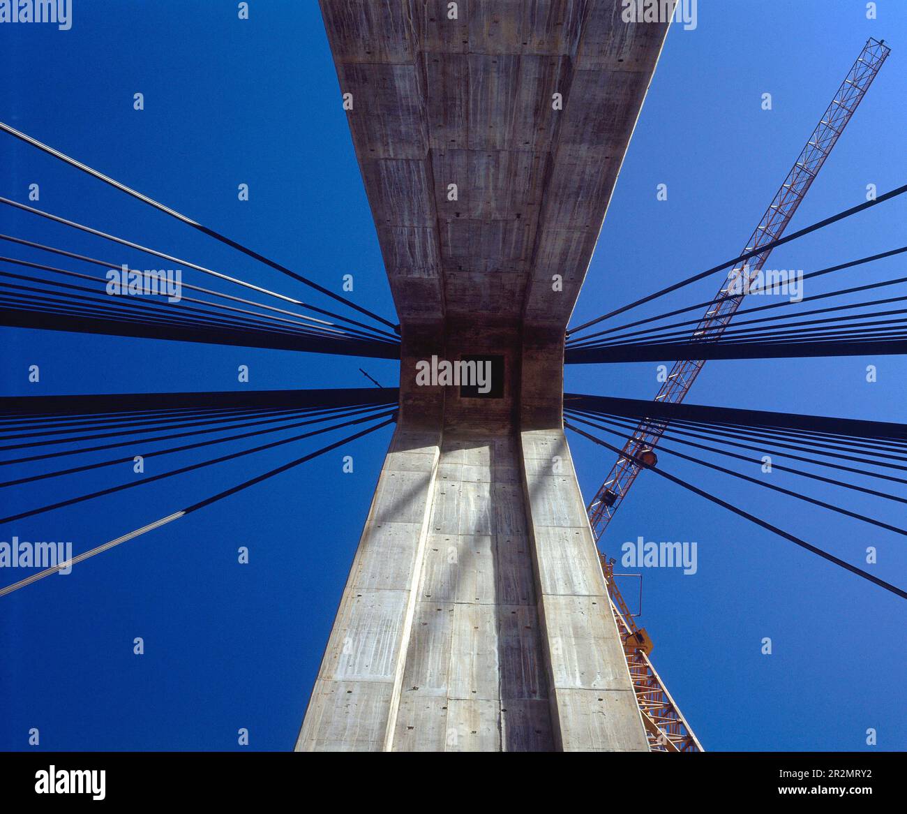 PUENTE INTERNACIONAL DEL GUADIANA CONSTRUIDO EN 1991 SOBRE EL RIO ...