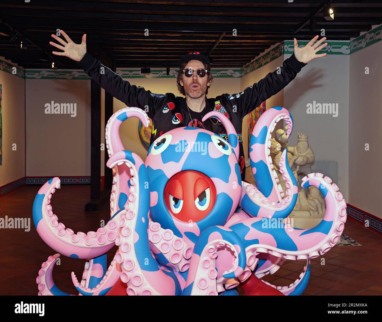 Neo pop surrealist hi-res stock photography and images - Alamy