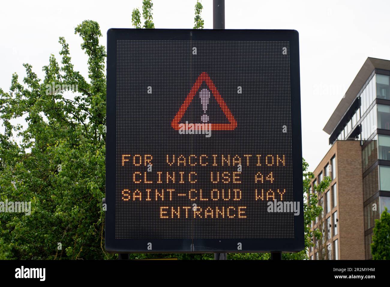 Maidenhead, Berkshire, UK. 19th May, 2023. A direction sign for the ...