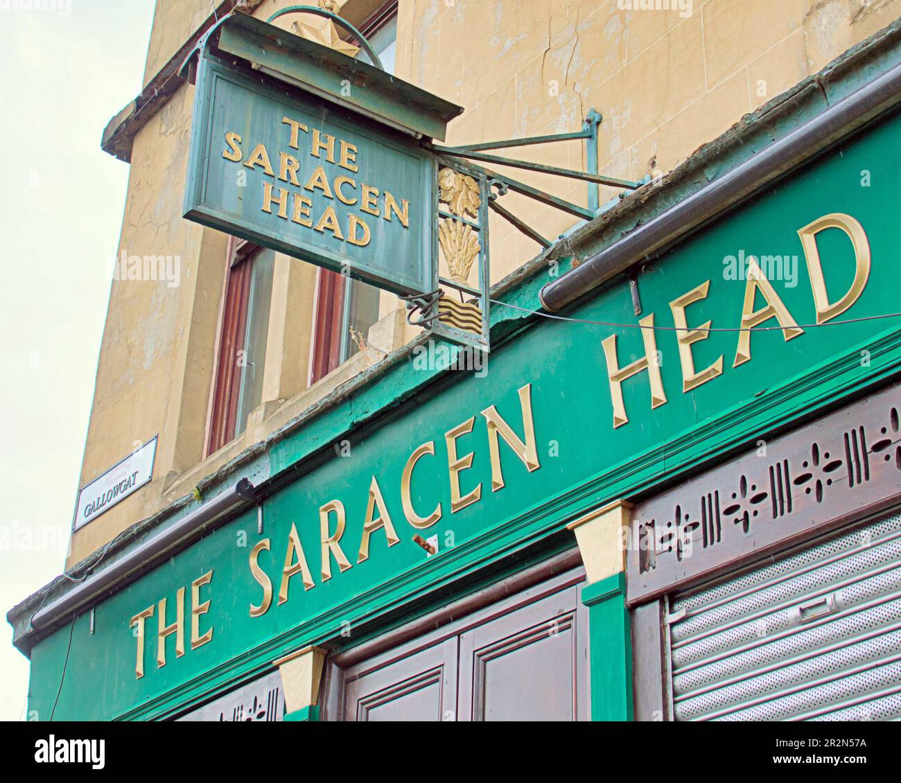 the saracen head pub gallowgate glasgow Stock Photo - Alamy