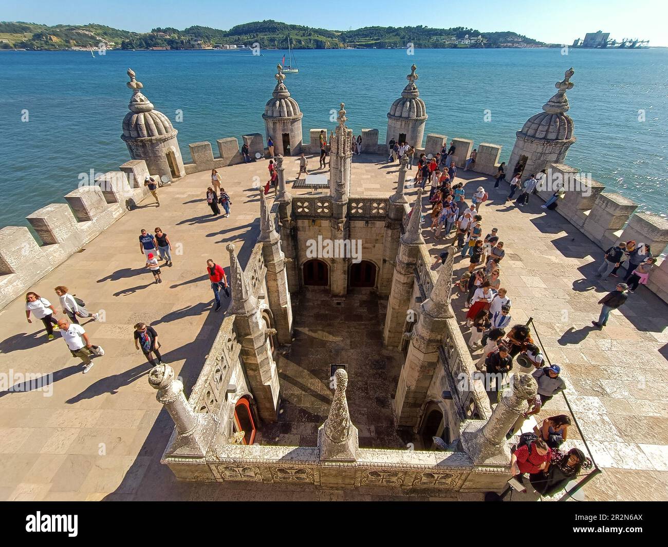 Torre de belem lisbona hi-res stock photography and images - Alamy