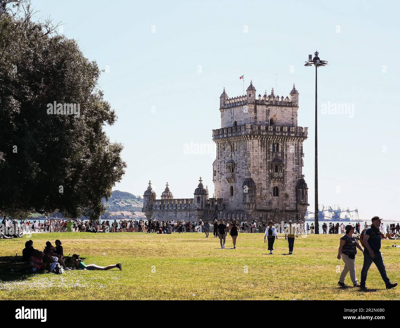 Torre de belem lisbona hi-res stock photography and images - Alamy