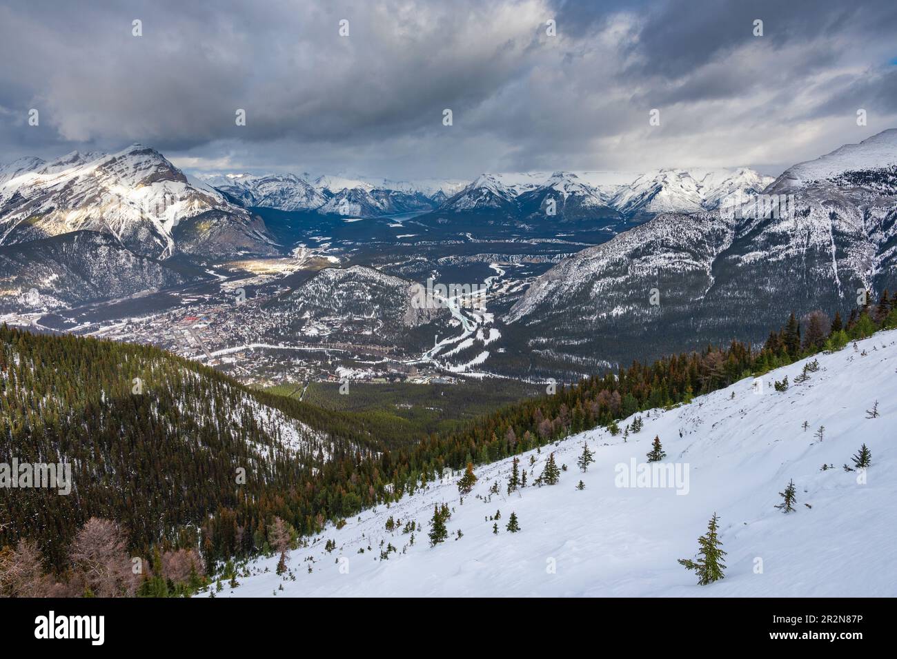 Scenic winter views from atop the Sulphur Mountain Gondola in Banff ...