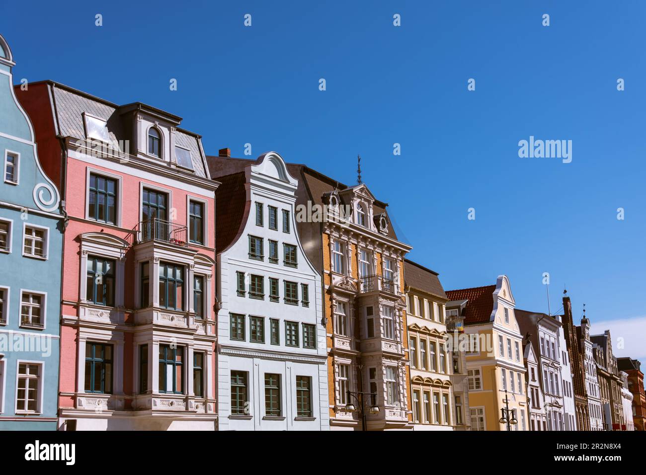 Historical house facades hi-res stock photography and images - Alamy