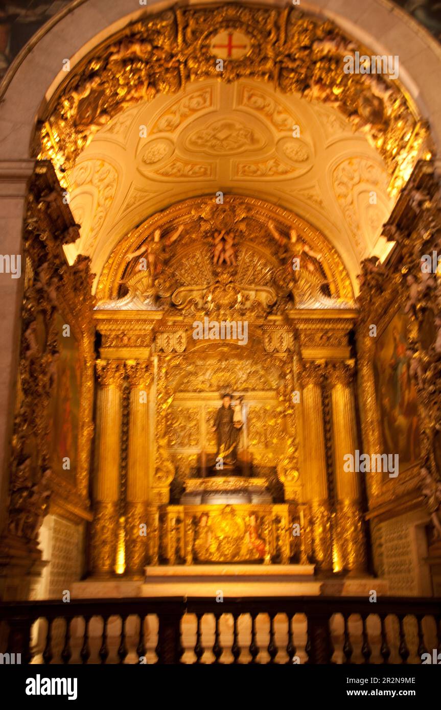 Side altar hi-res stock photography and images - Alamy